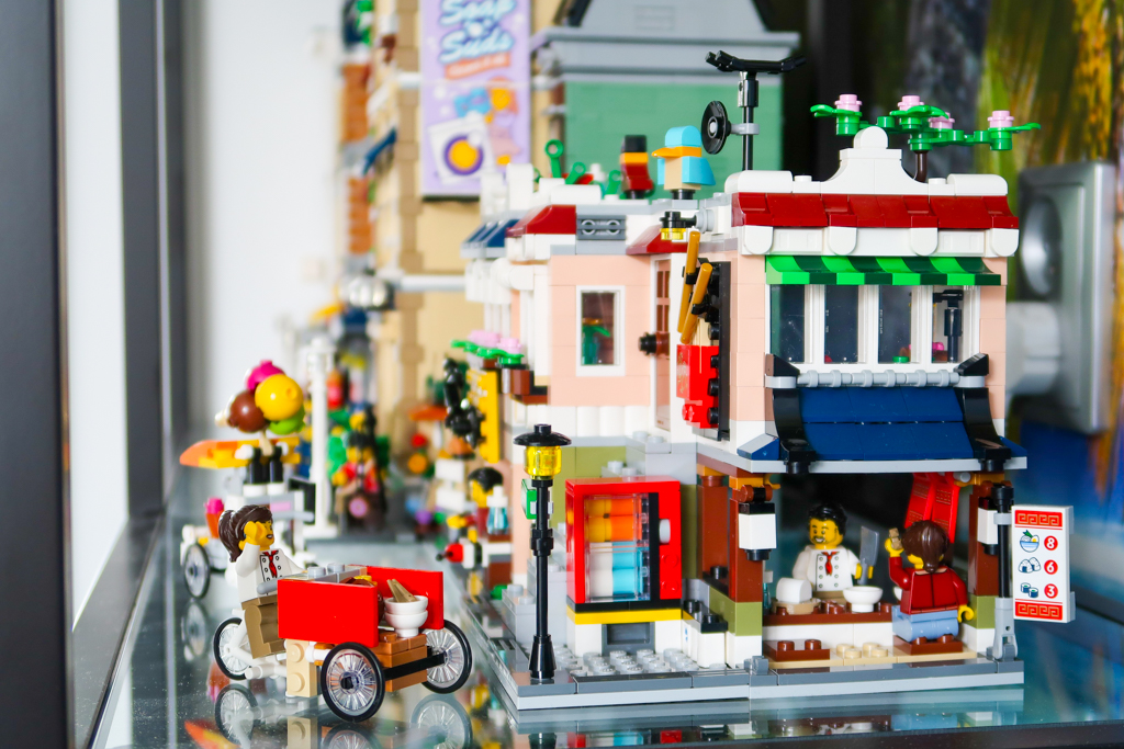 Bettylovesbricks.com - A LEGO Fan Website