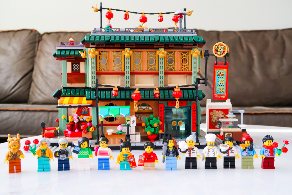 Review: LEGO Family Reunion Celebration set #80113 - Bettylovesbricks ...