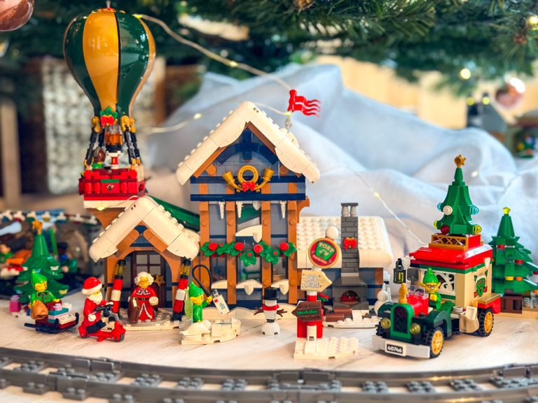 REVIEW: LEGO Icons - Santa's Post Office set #10339 - Bettylovesbricks ...